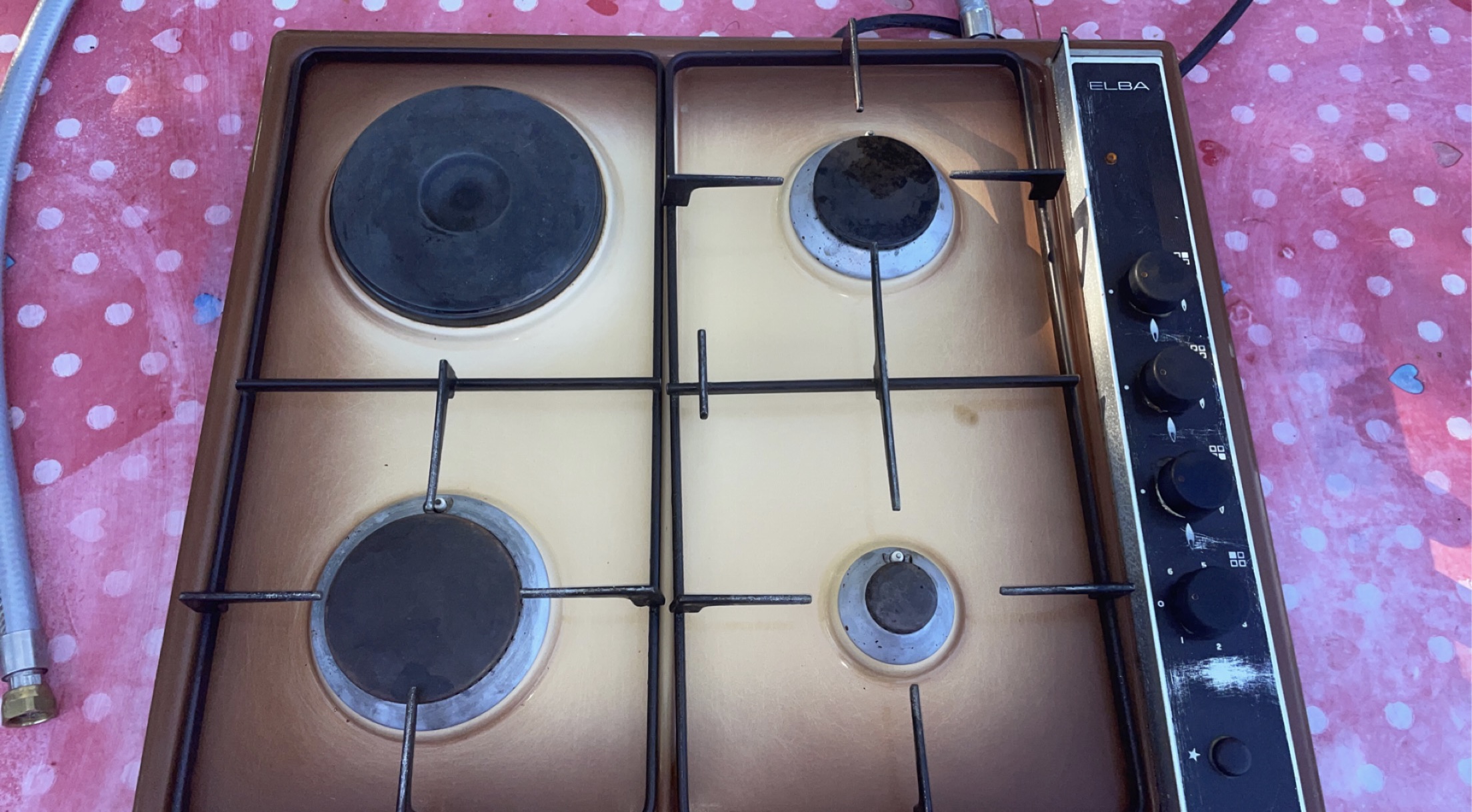 À vendre : Plaque de cuisson + tuyau de gaz - Radio Mélodie