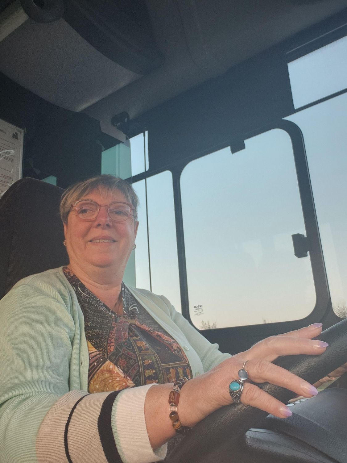 Elle est devenue conductrice de bus à 45 ans - Radio Mélodie